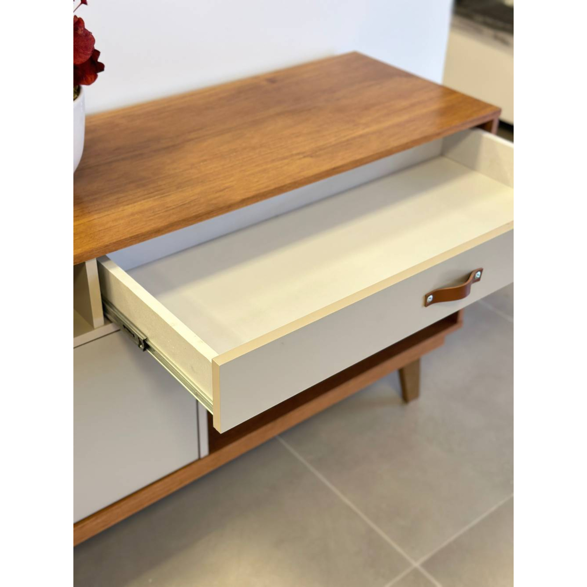 Rack Impar para TV até 65'' - Cinamomo/Off White