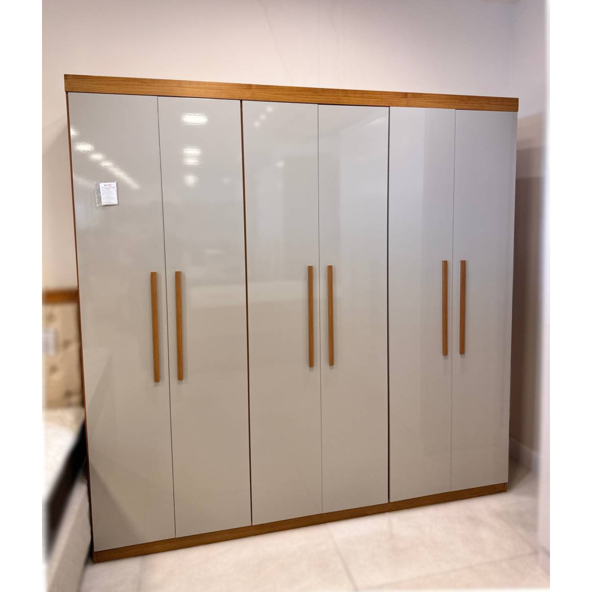 Guarda Roupa Casal Bariloche c/ 6 Portas 4 Gavetas - Cinamomo/Off White