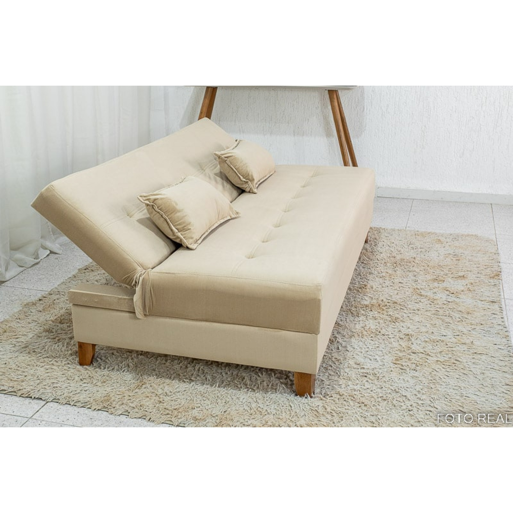 Sofá Cama 3 Lugares Arpoador - Innove Estofados - Veludo - Bege