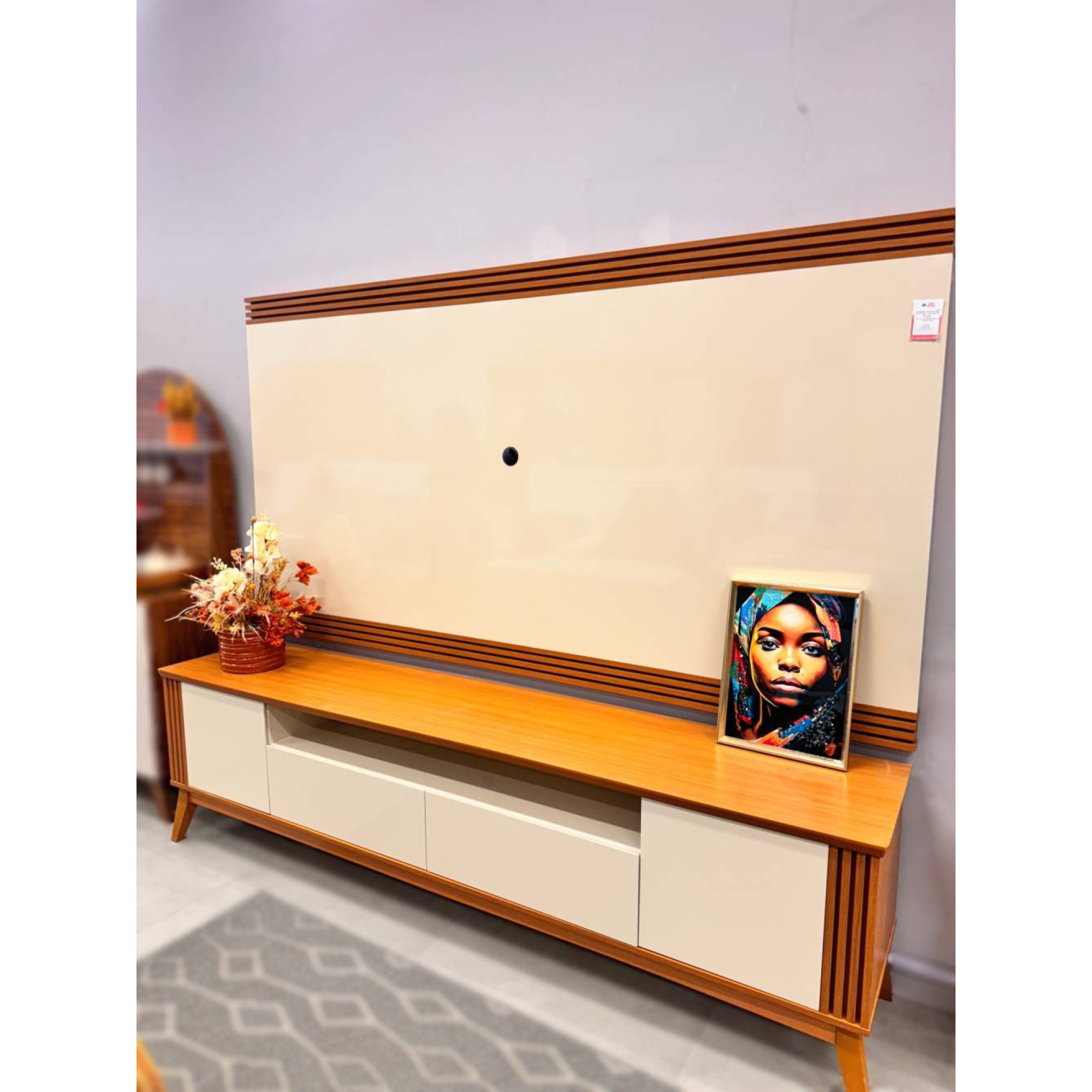 Rack Morgan com Painel Garden para TVs até 75″ - Edn Móveis - Cedro ...