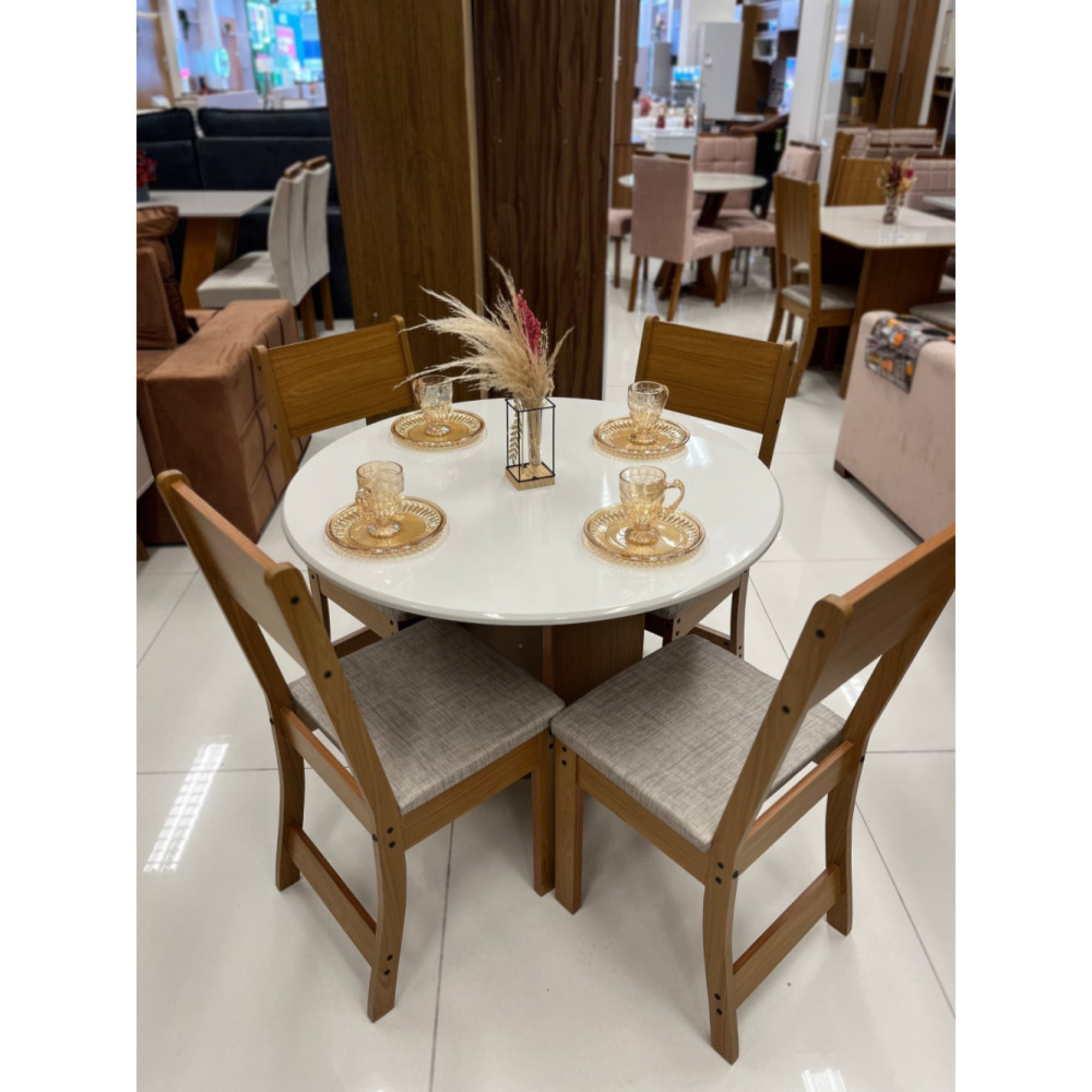 Conjunto Mesa de Jantar Alice c/ tampo Redondo e 4 Cadeiras Linho Bege ...